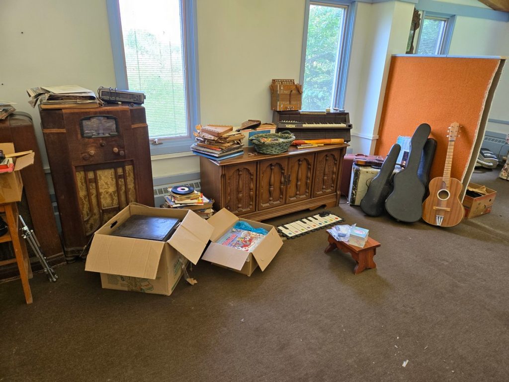 Weekly Tuesday Auction – Corey W. Brown Auctions Inc