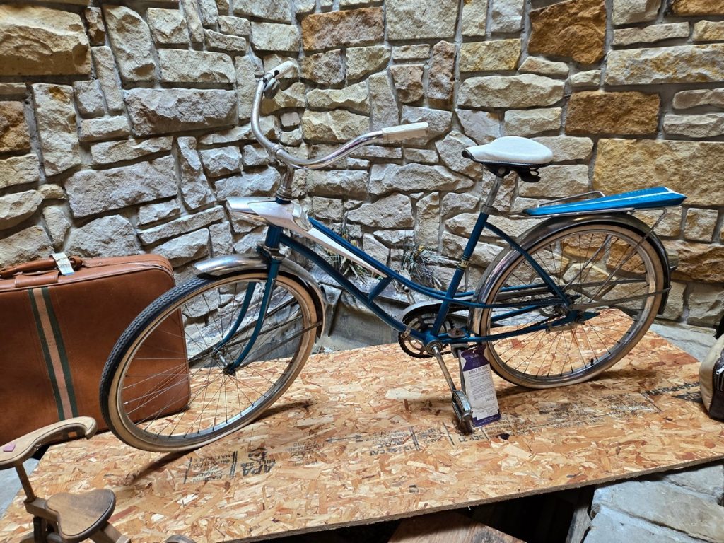 Weekly Tuesday Auction – Corey W. Brown Auctions Inc